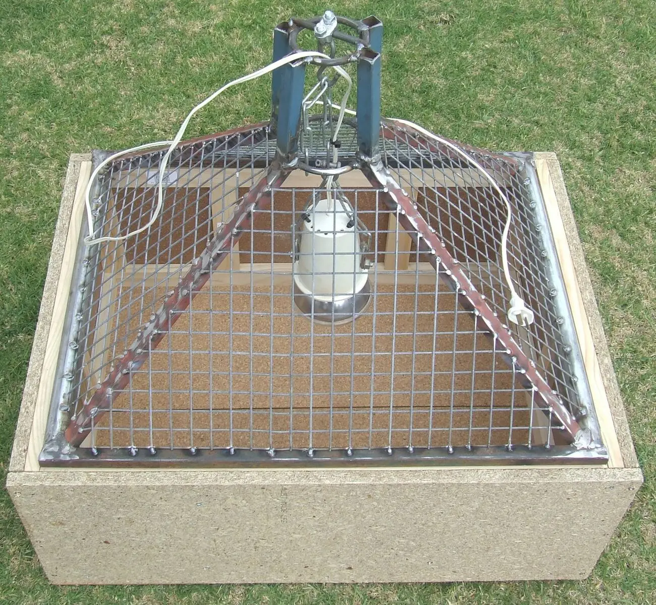 Chicken Brooders - Self Sufficient Culture