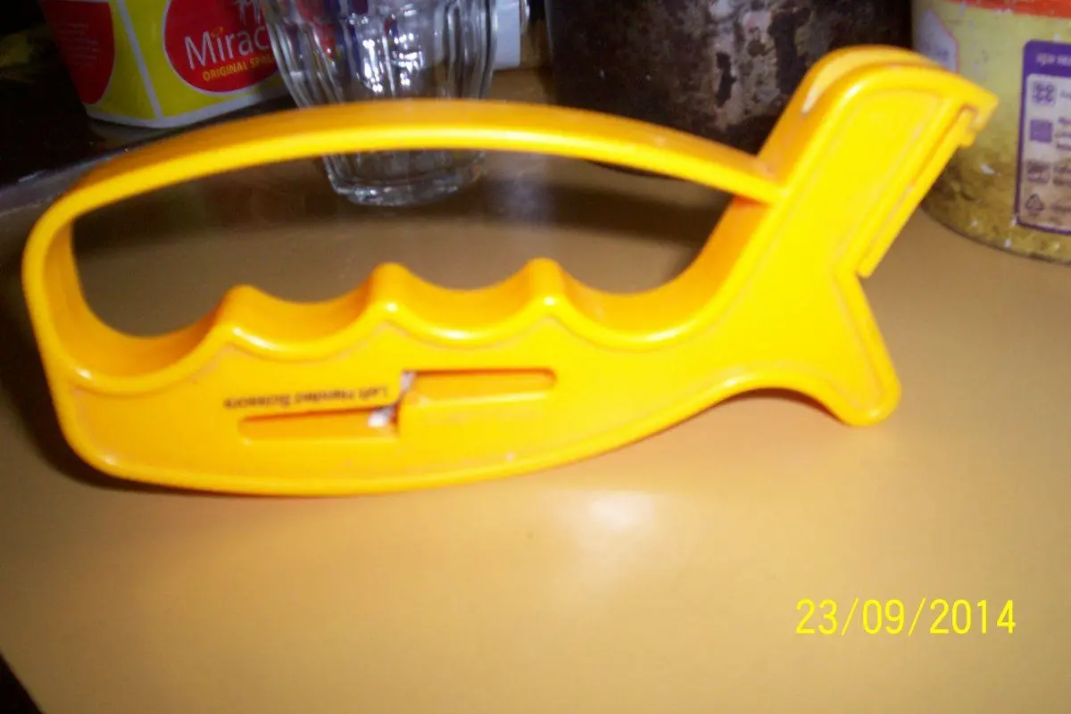 Spyderco Tri-angle Sharpmaker Knife Sharpener | Self Sufficient Culture