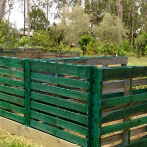 How To Make Compost Bays From Recycled Pallets | Self Sufficient Culture