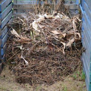 How To Make Compost Bays From Recycled Pallets | Self Sufficient Culture